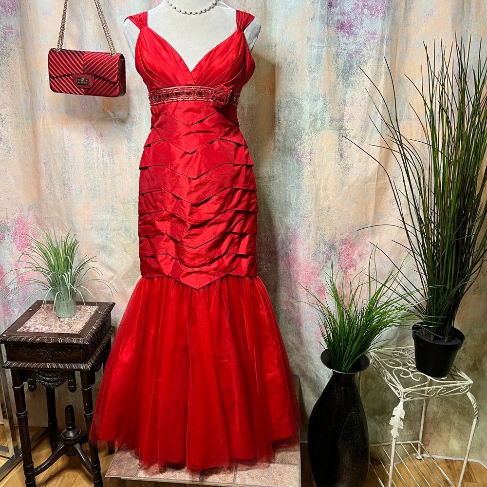 Rich's Apperel Lady In Red Eye-Catching Prom - Formal… - Gem